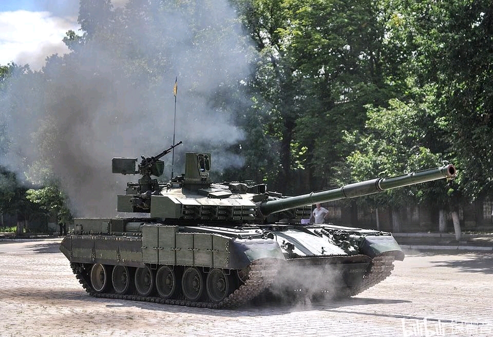 【坦克型号盘点系列】T-80系主战坦克盘点 - 哔哩哔哩