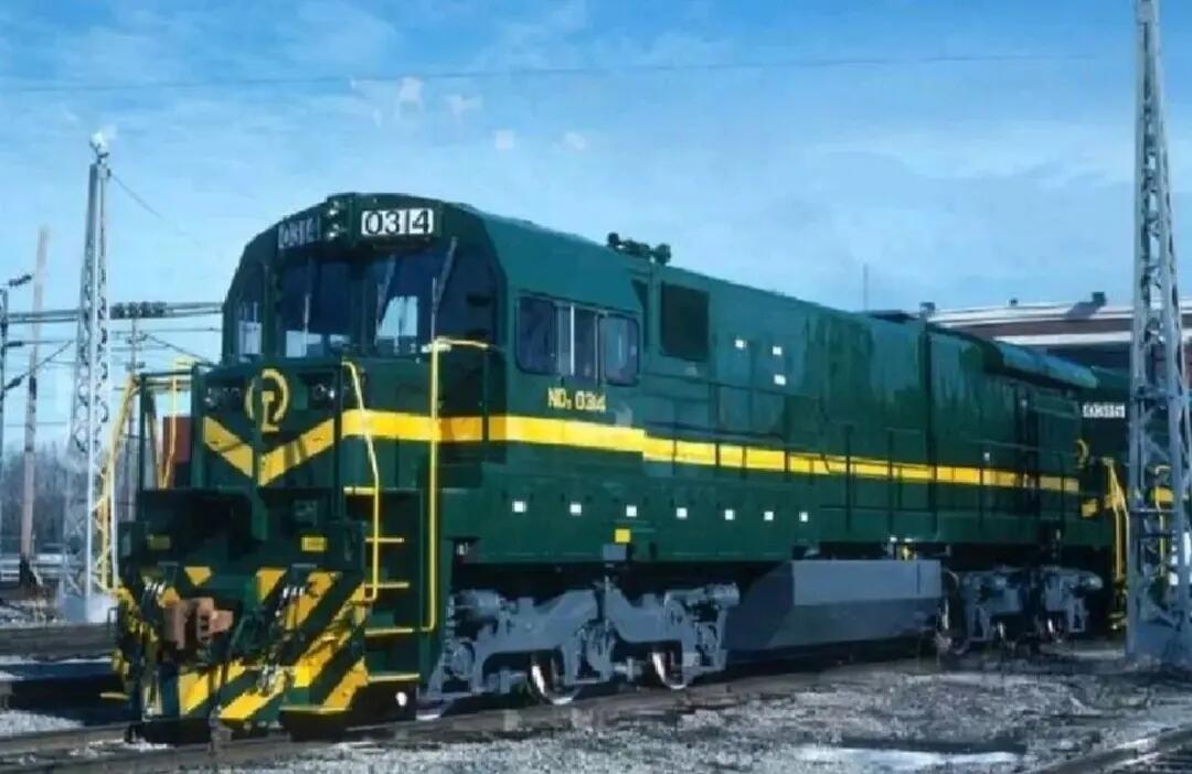 【科普】金陵·中华门下-中国铁道部|美国通用电气公司|ND5型内燃机车 - 哔哩哔哩