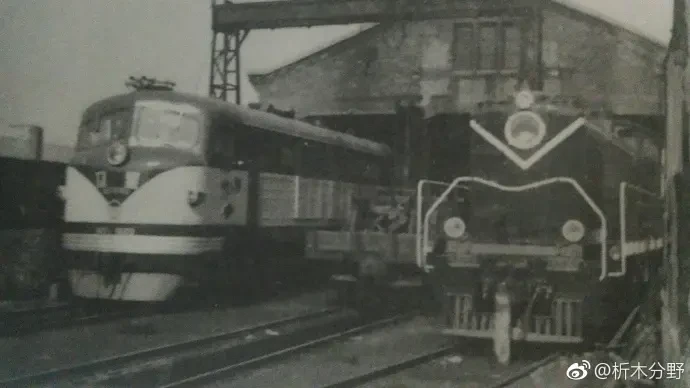 【火车科普贴】鲜为人知——ND1/NDQ/6G（Romania）型机车全车号信息/照片汇总 - 哔哩哔哩