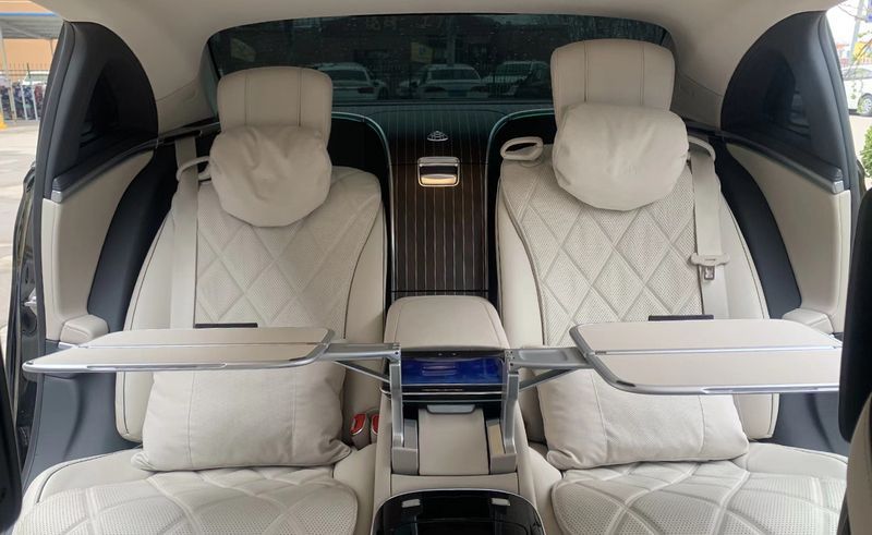 22款迈巴赫S480改装行政四座加装折叠小桌板S680核桃木饰板 - 哔哩哔哩