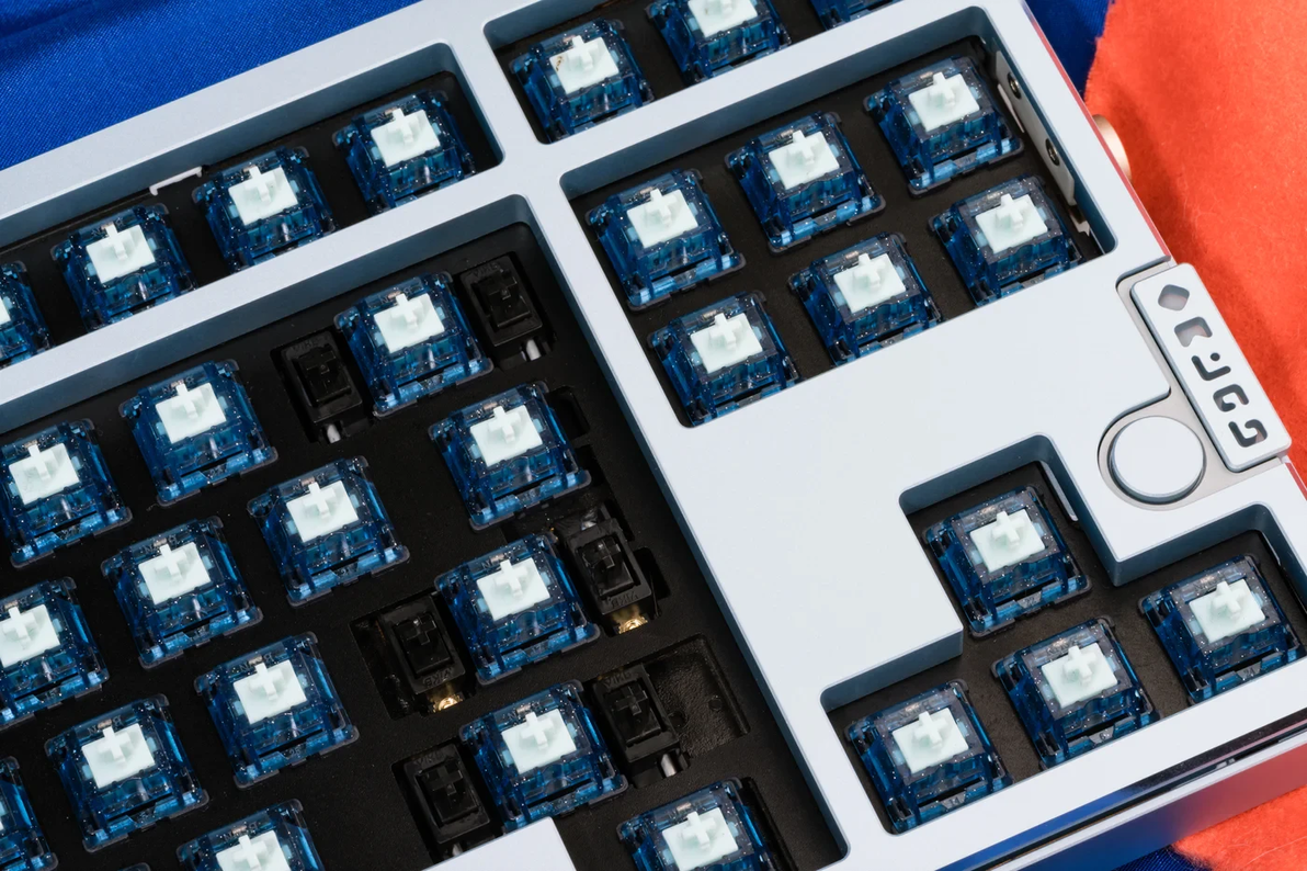 长《日·键圈时刻表》PIIFOX卫士68 铝合金磁轴键盘开售 WJBY Lab莹海轴提前大段落上架 - 哔哩哔哩