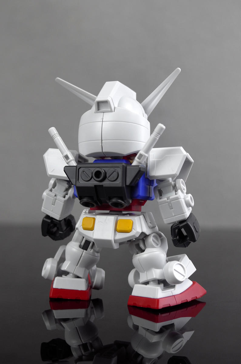 【评测】万代 SDCS RX-78-2 元祖高达 模型 - 哔哩哔哩