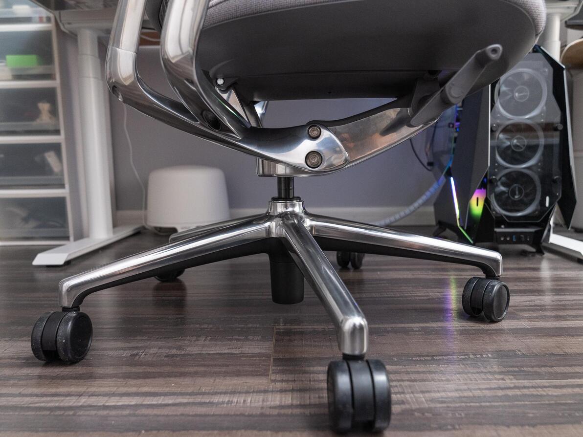 人体工学椅是智商税吗？不同档次价差那么大，到底该怎么选合适自己的人体工学椅？ - 哔哩哔哩