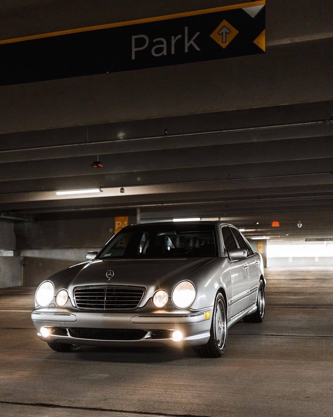 【车型鉴赏】奔驰/Mercedes-Benz E55 AMG W210 - 哔哩哔哩