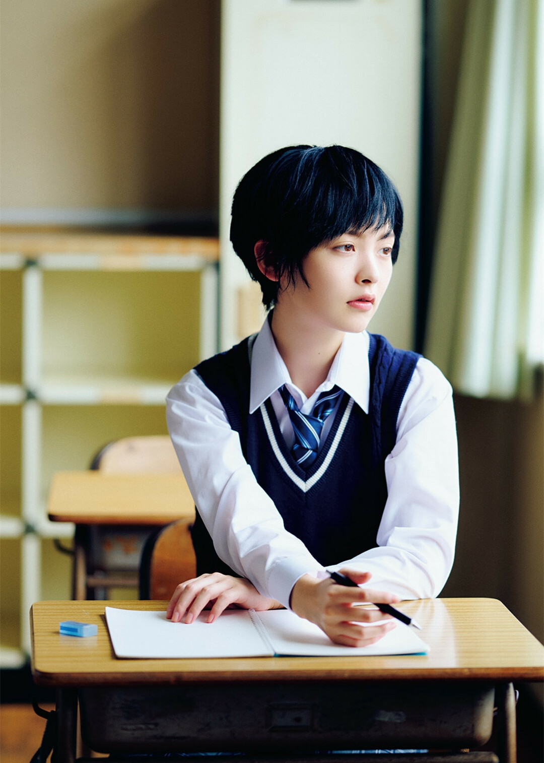 上坂堇写真集「すみぺのatoz」 哔哩哔哩 