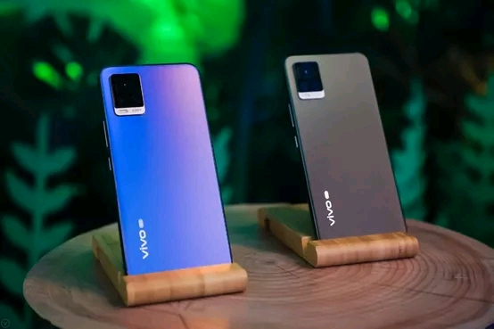最强中端机？vivo新机即将上市：售价2798元起？ - 哔哩哔哩