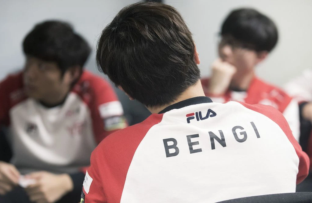 突发！T1主教练Bengi正式离队，队长Faker身处困境 - 哔哩哔哩