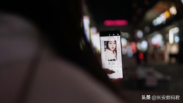 华为nova8 Pro：你的首款Vlog手机 - 哔哩哔哩