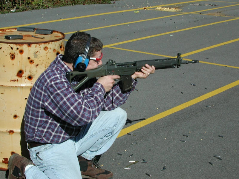 源于AK，走的更远——瑞士SG550/SG551突击步枪简介 - 哔哩哔哩