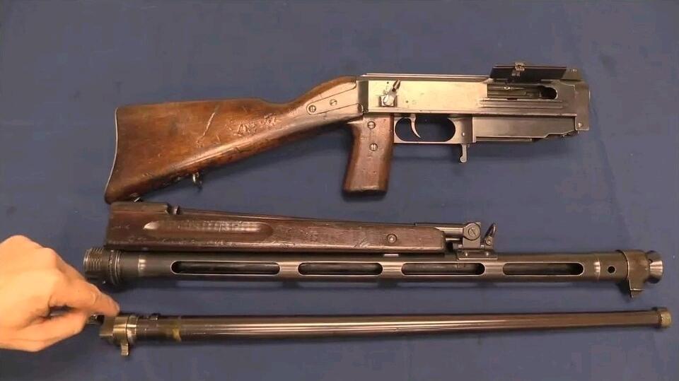 瑞士启拉利KE7轻机枪抗日利器之一 - 哔哩哔哩