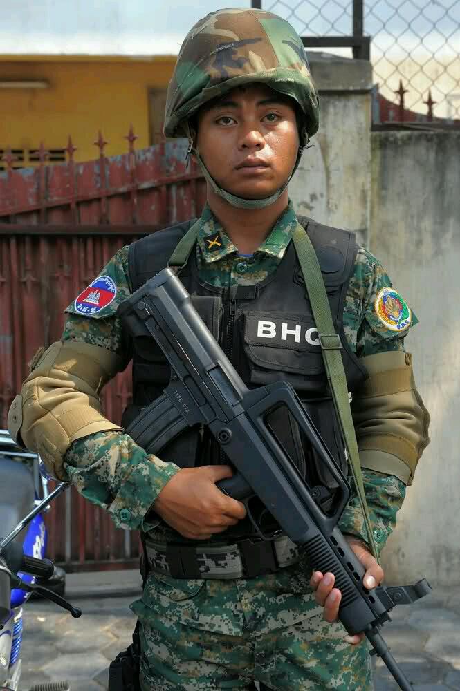 轻武器科普之QBZ97式自动步枪 - 哔哩哔哩