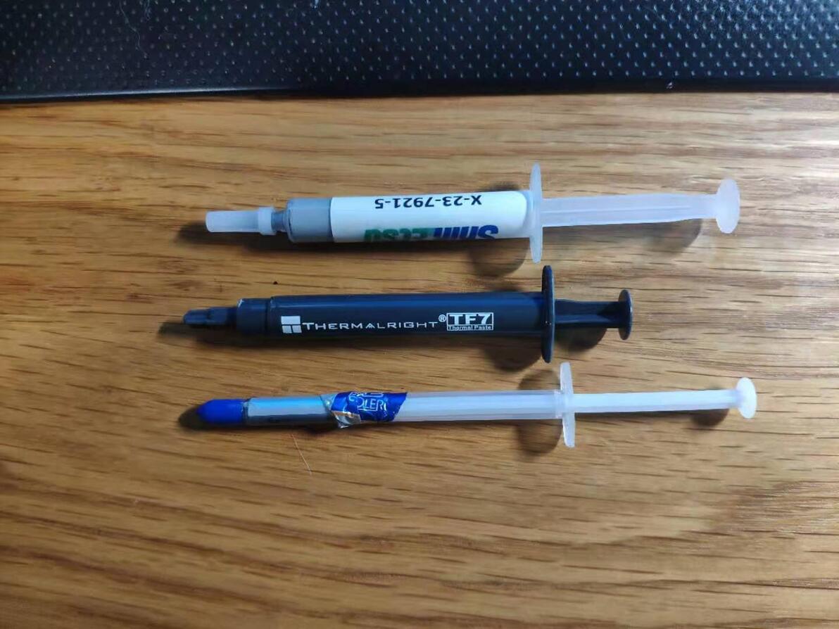 三款硅脂的不严谨对比（信越7921，利民TF7，超频三A1） - 哔哩哔哩