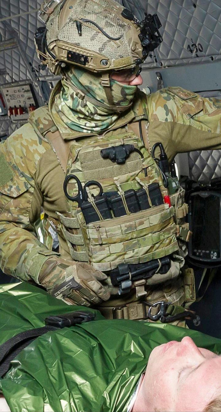 澳军TBAS防弹背心常见种类 - 哔哩哔哩