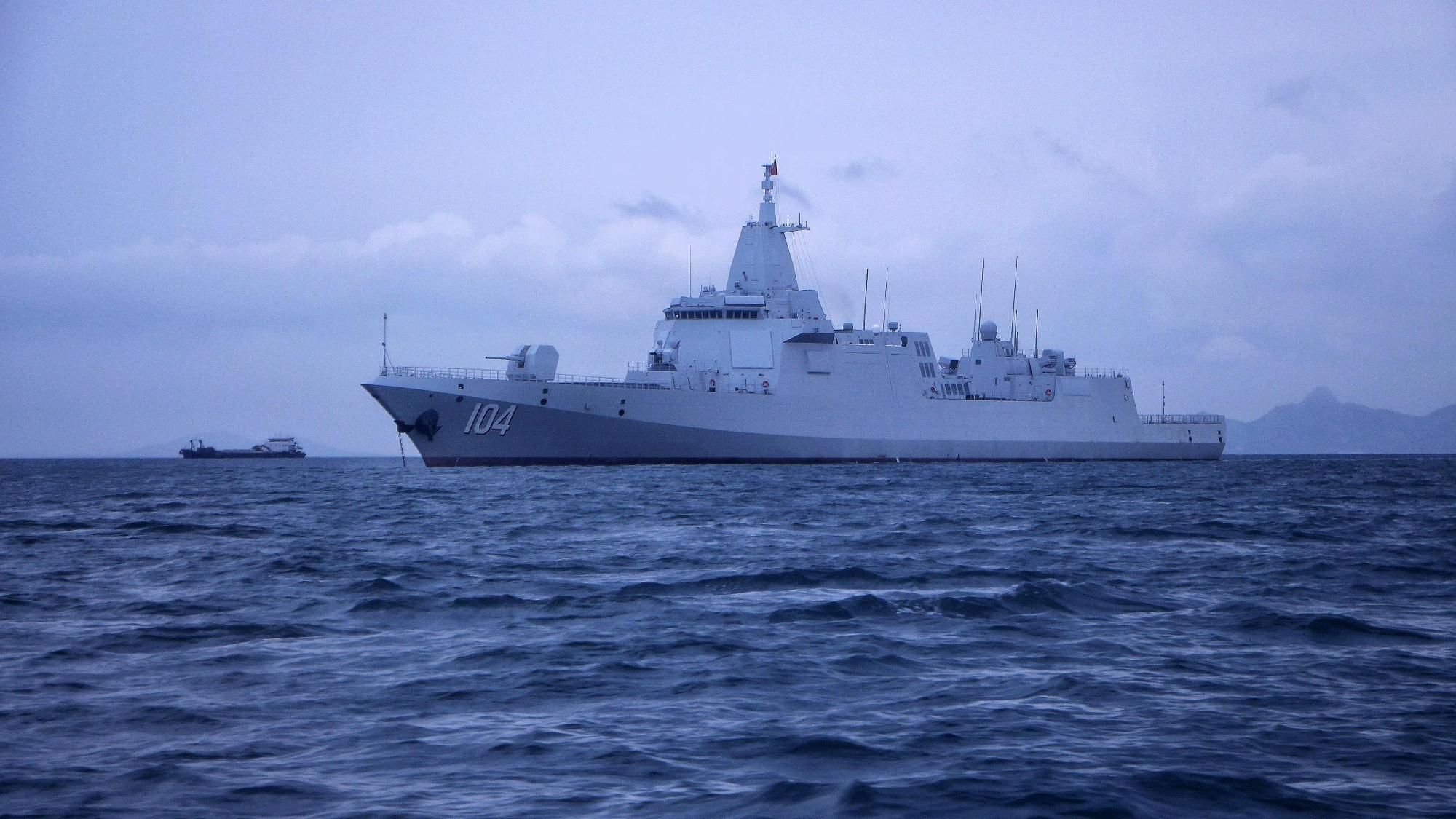 中国第一艘054B新型护卫舰下水，技术革新再登新高 - 哔哩哔哩