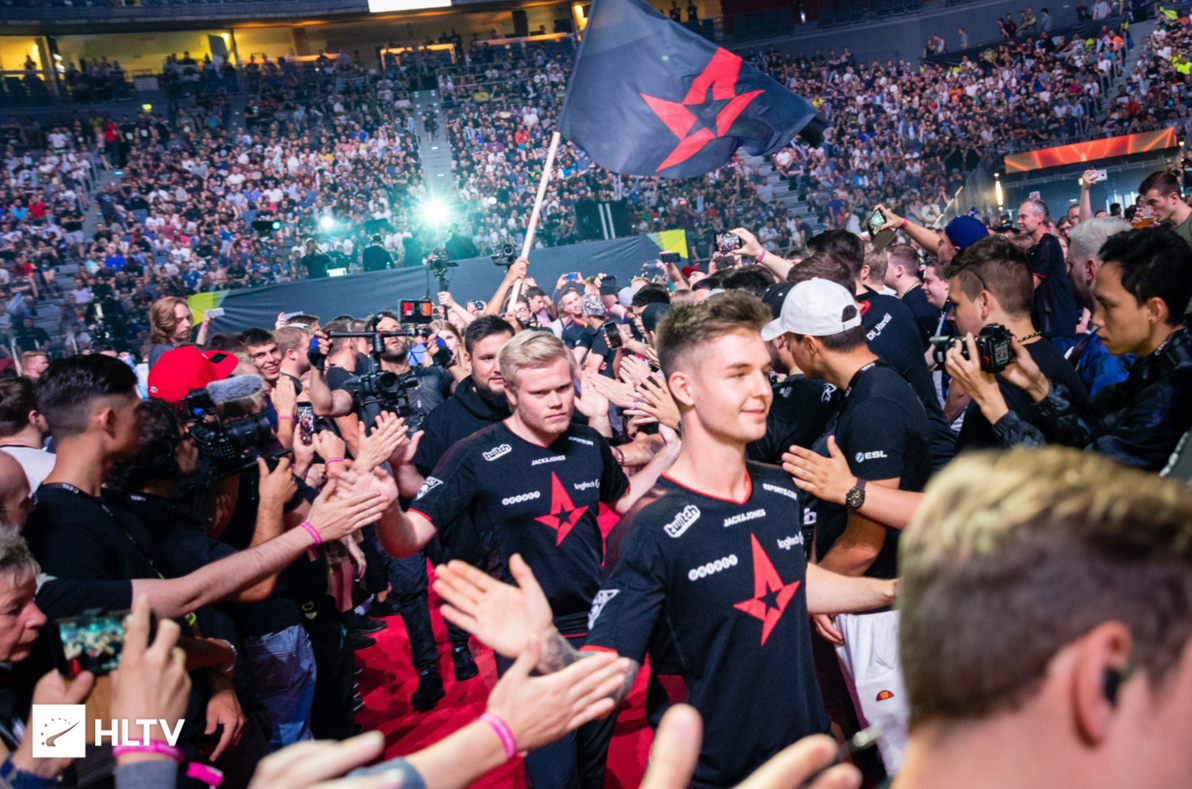 传奇选手device离开Astralis并选择加入NIP - 哔哩哔哩