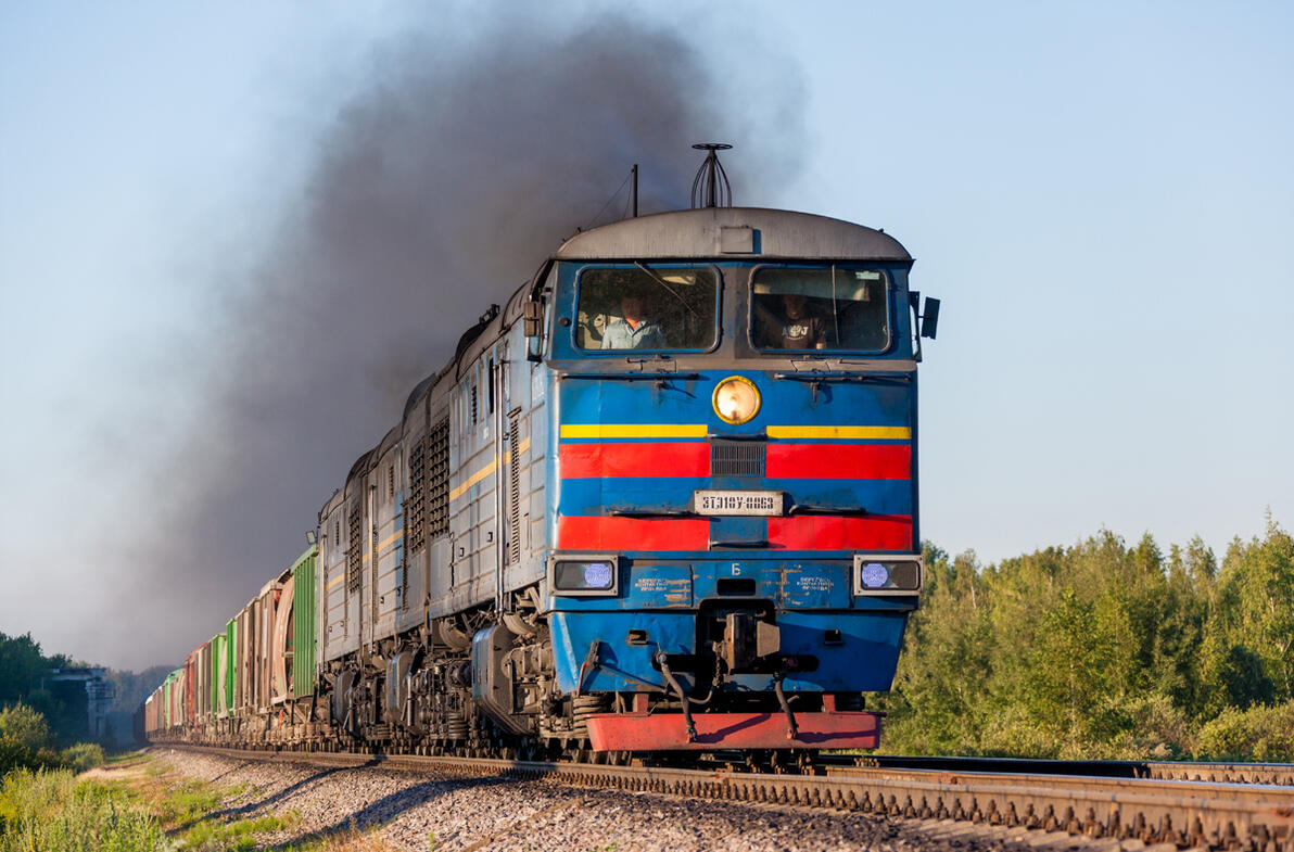 【内燃机车科普】时不时喷黑烟的TE10型内燃机车系列 - 哔哩哔哩