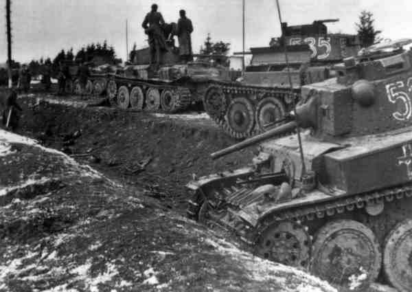 德国坦克部队里的“万金油”——Pz 38（t） - 哔哩哔哩