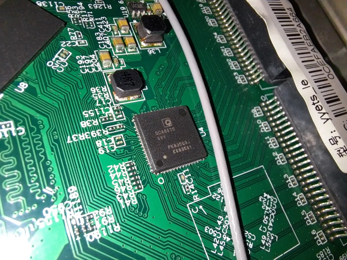 人人影视路由器一代(高通IPQ4019)拆解及硬改NAND和SD卡教程，刷竞斗云2固件 - 哔哩哔哩