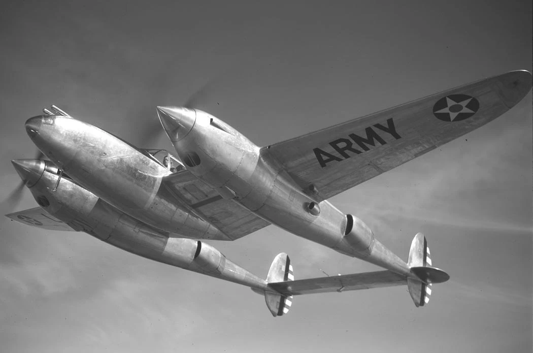 双尾恶魔——P-38闪电型号辨别 - 哔哩哔哩