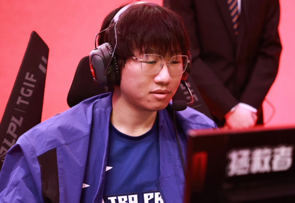 Gala火力全开，RNG轻松战胜UP，预言家锐评前IG队员 - 哔哩哔哩