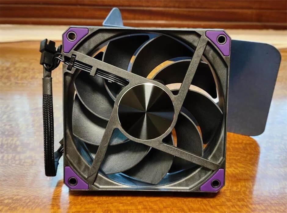 振华SUPER FLOWER MEGACOOL 巨风12cm机箱风扇 使用体验——上限狂暴与遥控畅玩风扇 - 哔哩哔哩