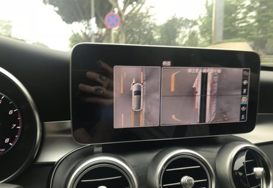 不放过任何细节，22款奔驰C260L改装原厂360全景影像系统 - 哔哩哔哩