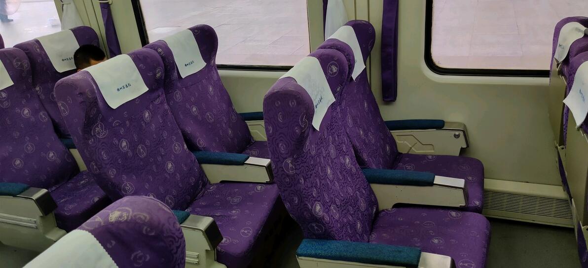 原来有那么多老车可以碾压绿巨人？技术更新？服务降低？国铁25型软座退化史！ - 哔哩哔哩