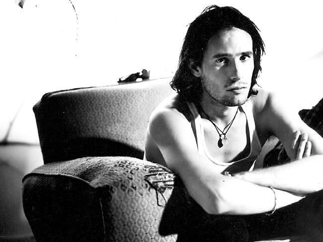 Jeff Buckley“正创造比歌曲本身更伟大之物”-上 - 哔哩哔哩