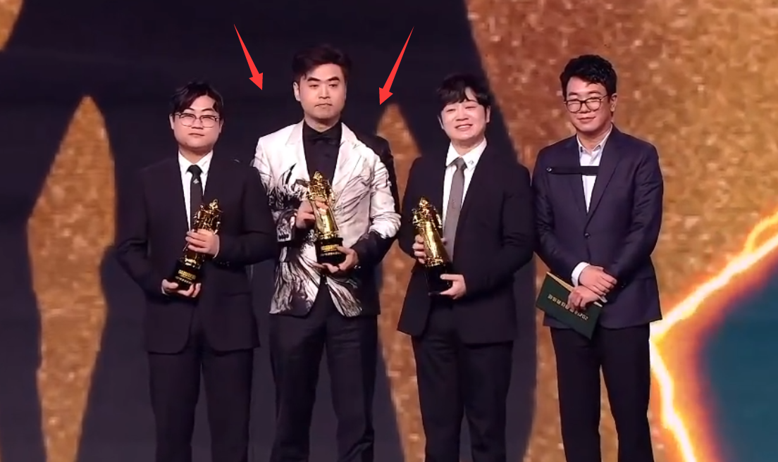 RNG明示Bin和朱开加入！WBG暗示shy哥，BLG海报直指Uzi - 哔哩哔哩