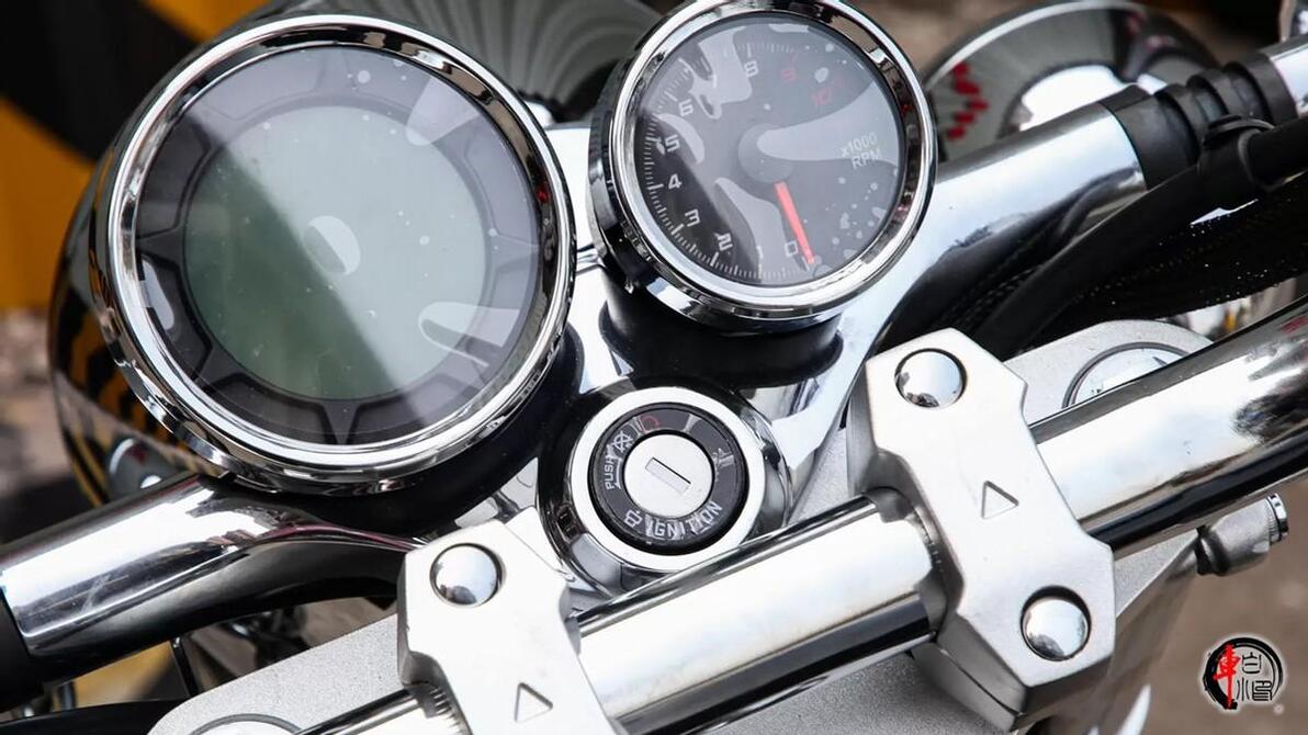 资讯｜美式宽体巡航嬉皮士：力帆V16经典复古范，售价19680元起 - 哔哩哔哩