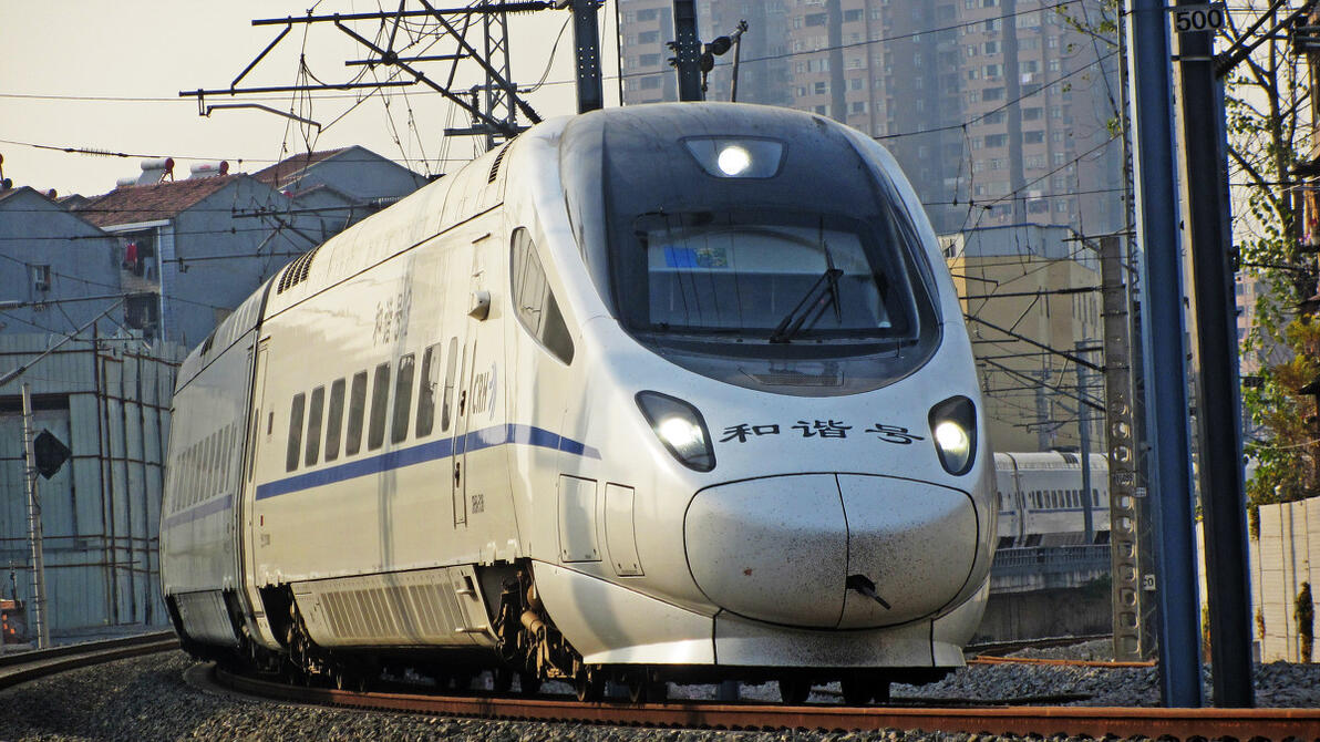CRH5型电力动车组-阿尔斯通之“驴” - 哔哩哔哩