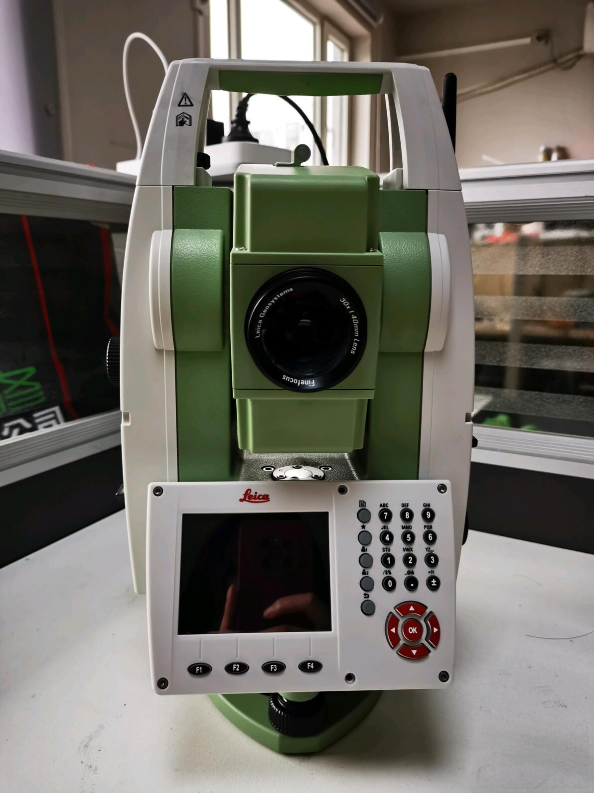 TS09，一款1秒的徕卡全站仪 - 哔哩哔哩