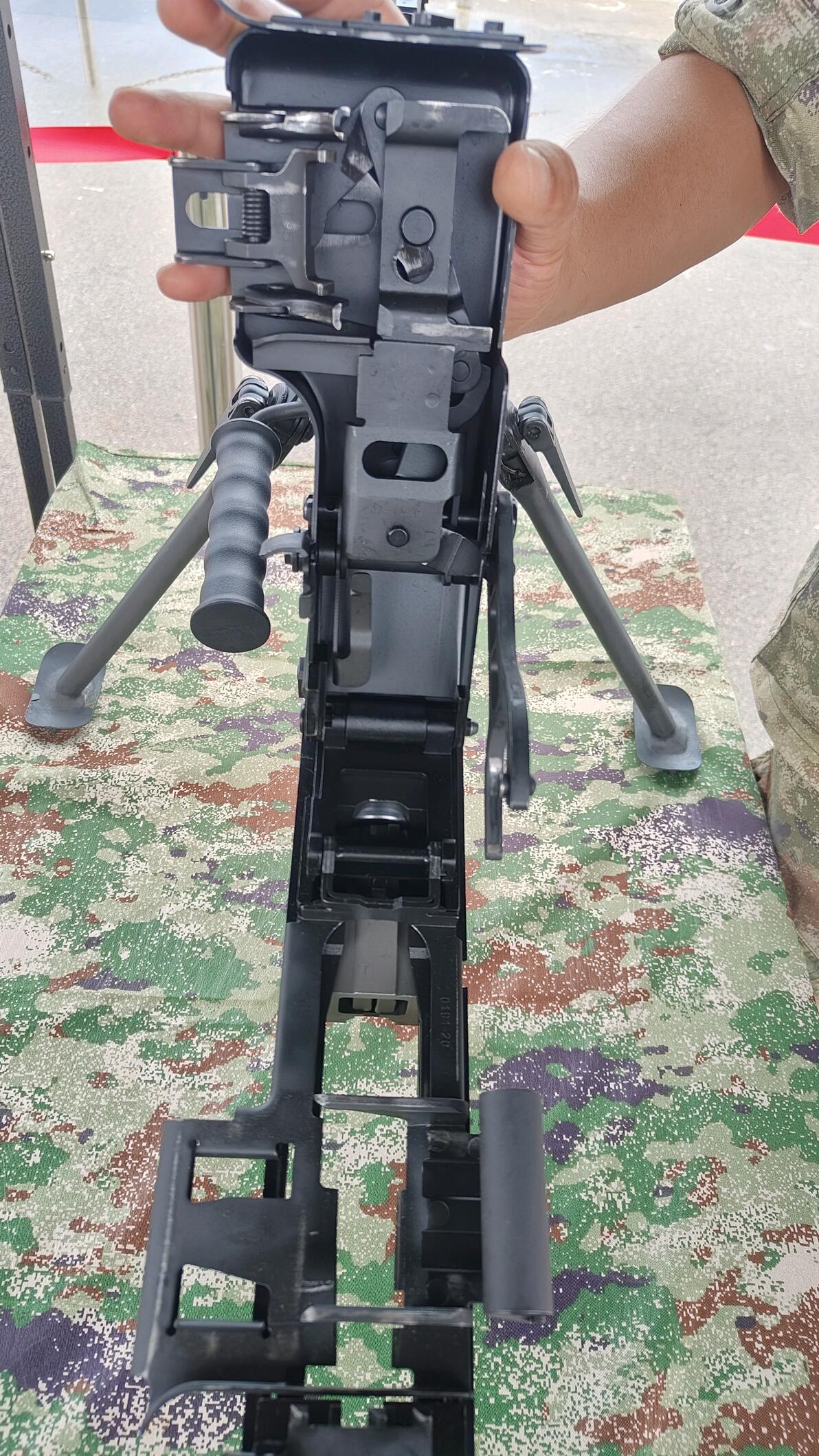 七一軍營開放小記--單兵武器篇 - 哔哩哔哩