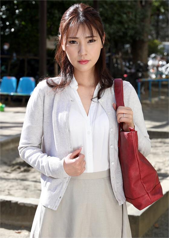 每天分享一个美女——竹内夏希 - 哔哩哔哩