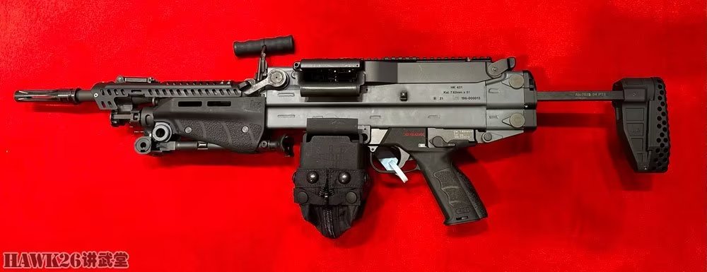 黑克勒-科赫公司展示HK421机枪 由MG5发展而来 重量更轻性能更强 - 哔哩哔哩