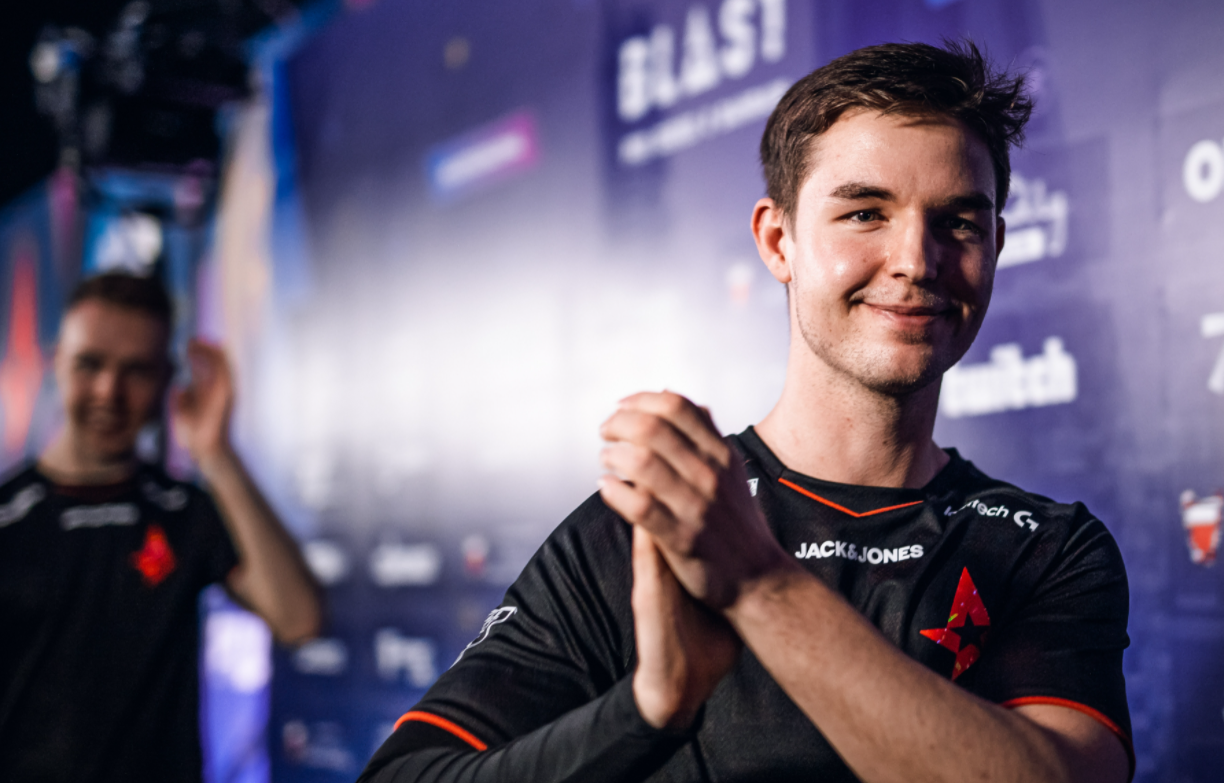 Dev1ce心向A队，NIP希望平价100万欧元出售【CSGO】 - 哔哩哔哩