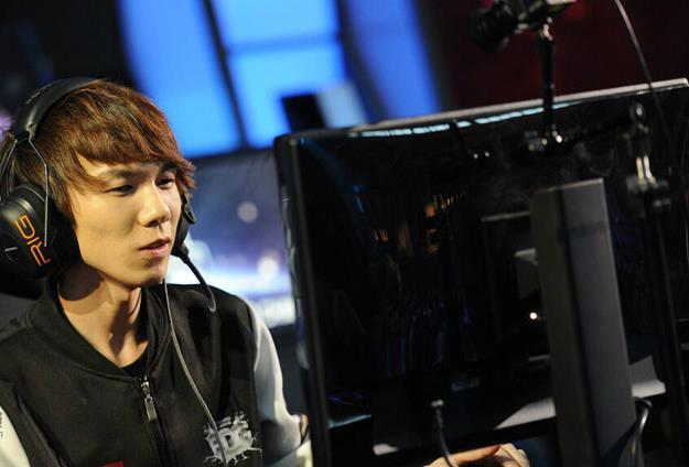 LOL：盘点LPL出道即巅峰的职业选手，曾经的世界第一ADC现状令人唏嘘 - 哔哩哔哩