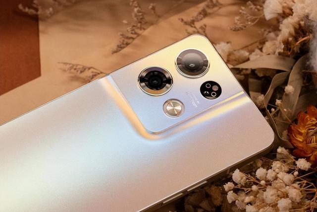 OPPO Reno8 Pro+真实体验：感觉很惊艳！ - 哔哩哔哩