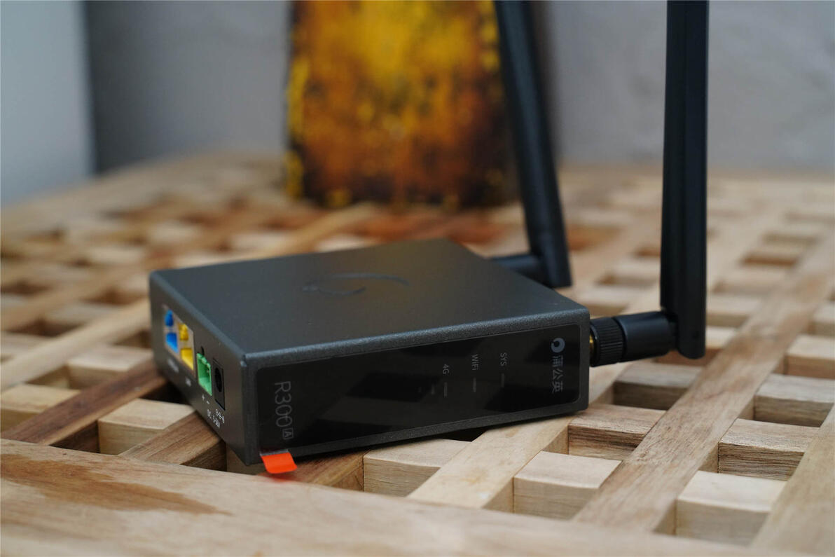 只需一张4G卡，打通网络死角，蒲公英工业路由器R300A评测 - 哔哩哔哩