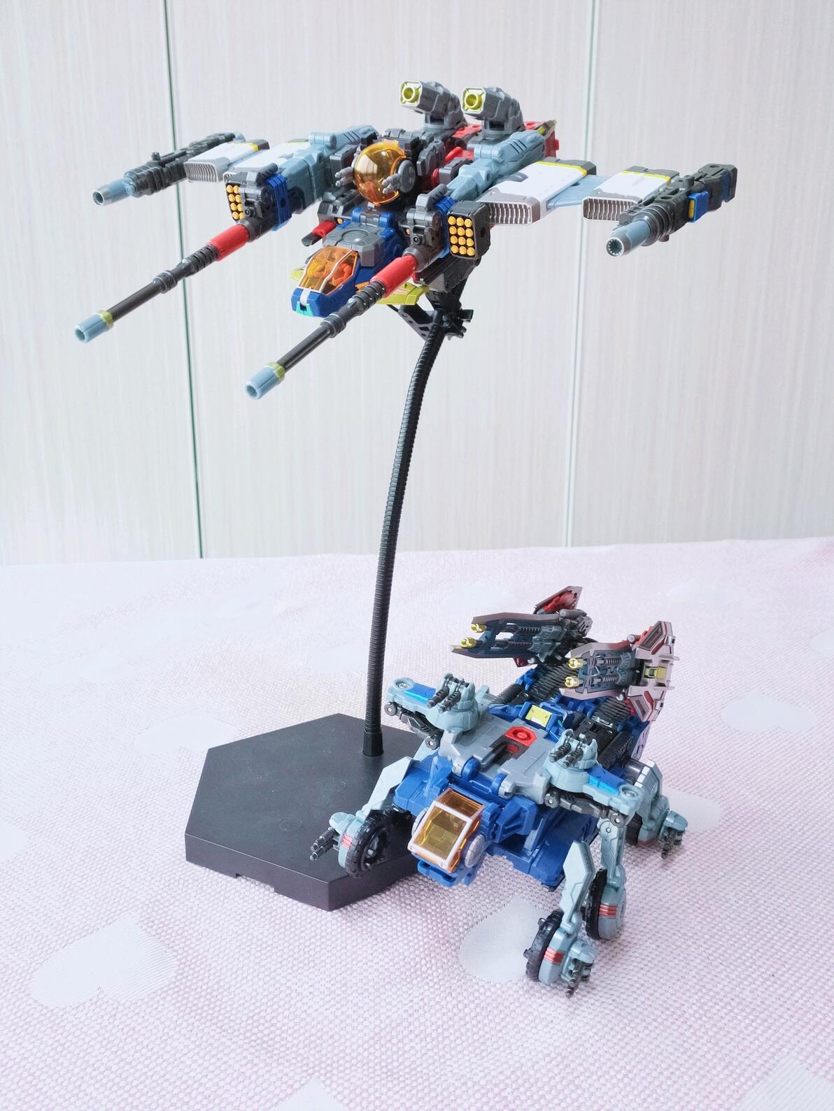 戴亚克隆 diaclone da85+da88 强化超巨机 传世首领闪电战机 Legacy Leader Blitzwing - 哔哩哔哩