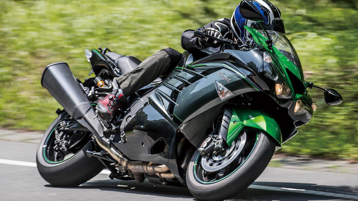 “六眼魔神”盛年难再 川崎Ninja ZX-14R日媒测评 - 哔哩哔哩