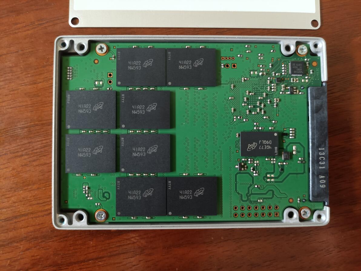 美光(Micron)1100 2TB 2.5英寸SATA固态硬盘评测(MTFDDAK2T0TBN)(附颗粒对照表和固件) - 哔哩哔哩