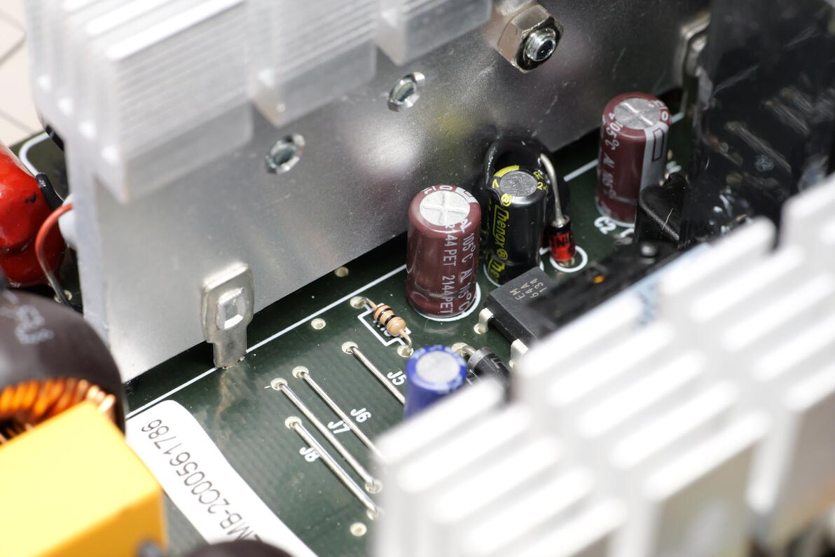 倒是还没接地府，超便宜的750W金牌全模组电源大水牛GPN850拆解评测 - 哔哩哔哩