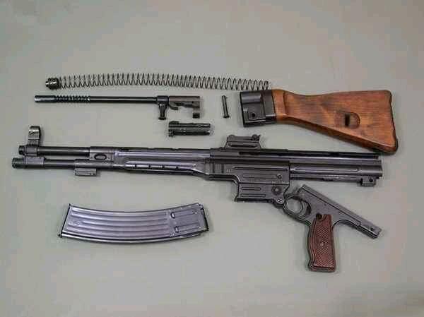 MKB42(H)突击步枪 - 哔哩哔哩