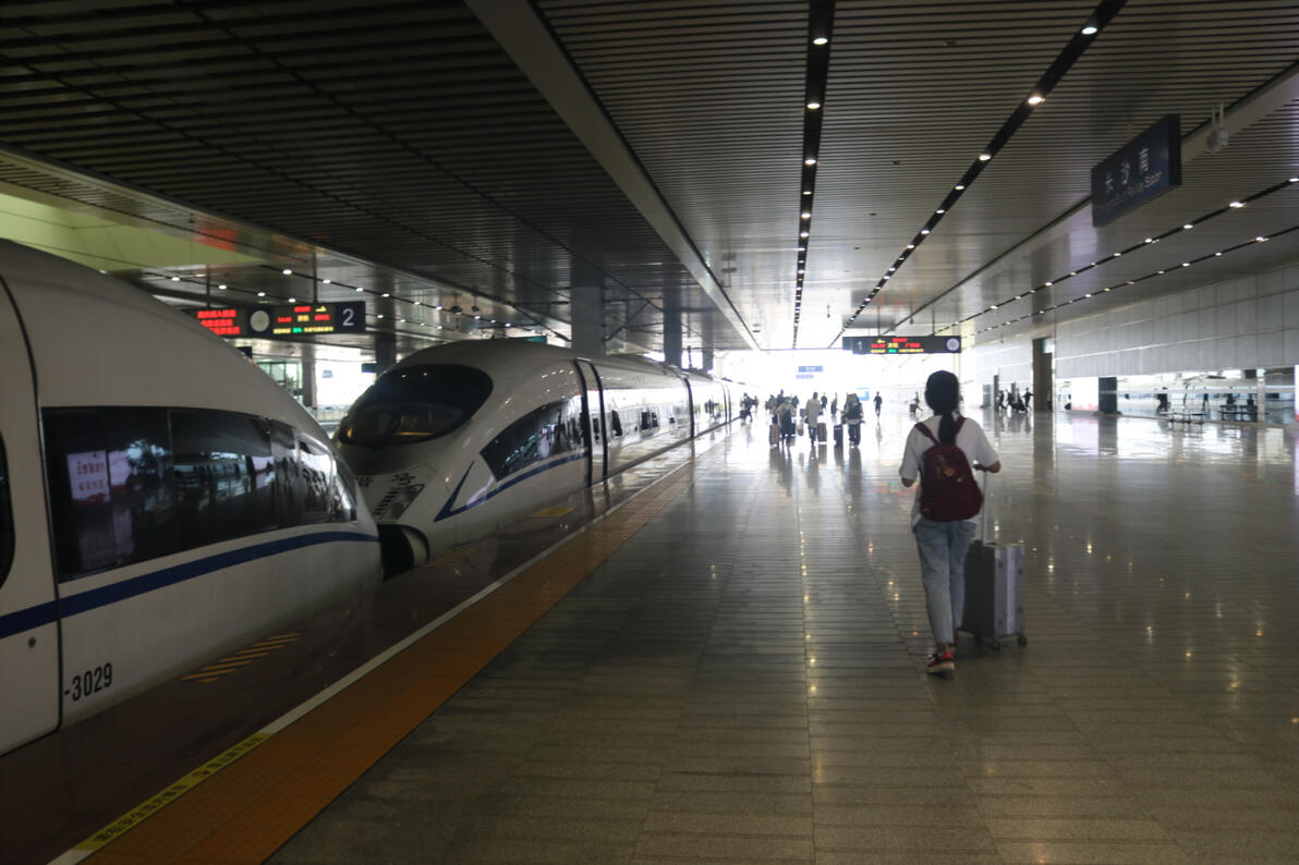 细讲CRH3C型动车组 - 哔哩哔哩