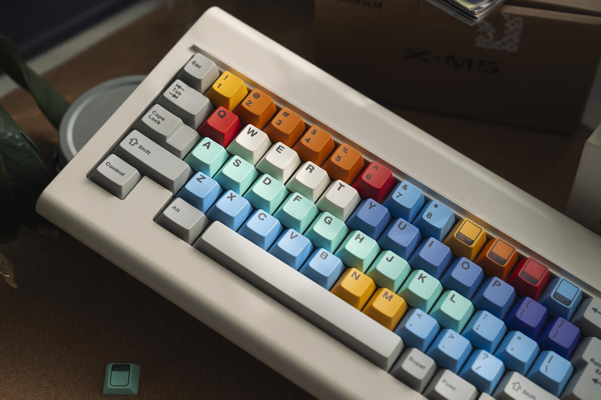 《日·键圈时刻表》迈从新品ZERO75X磁轴键盘发售 重力星球破茧75K1青花瓷限定礼盒上架 - 哔哩哔哩