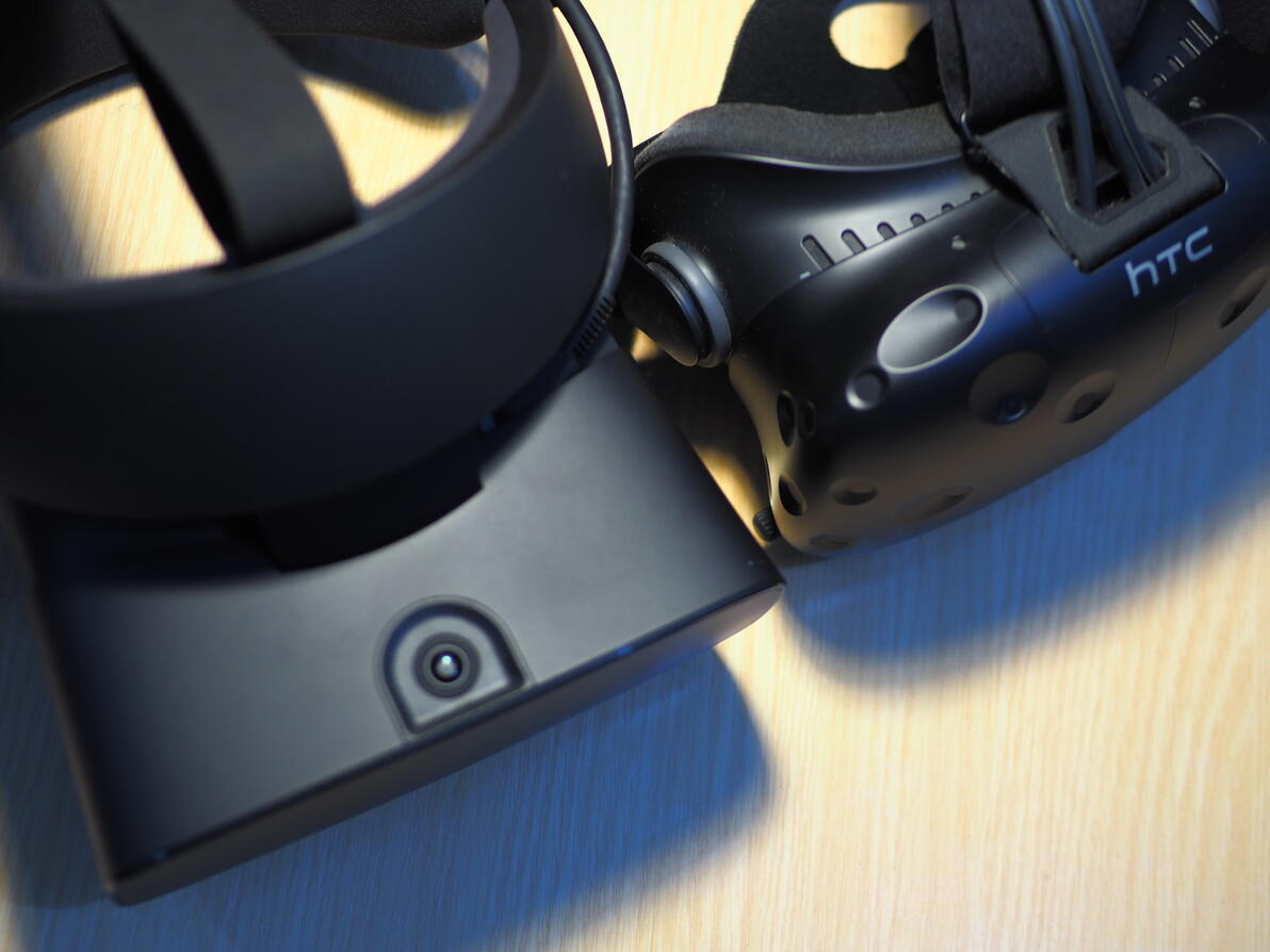 Oculus Rift S开箱+屏幕对比评测（vs HTC VIVE） - 哔哩哔哩