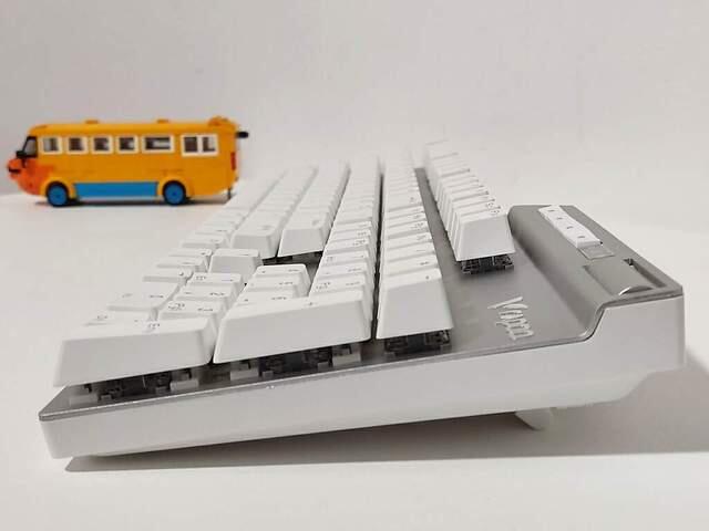 一把键盘即可拥有多种不同的手感？雷柏V700 DIY RGB机械键盘初体验 - 哔哩哔哩