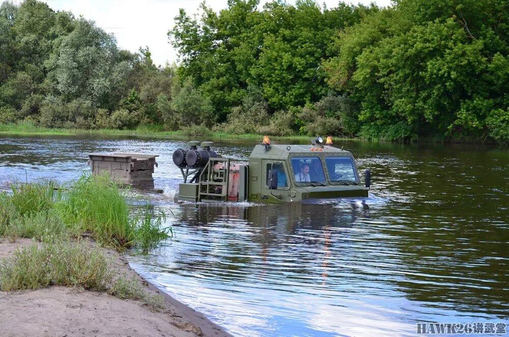 图说：布良斯克BAZ-6402牵引车 中国S-300PMU防空系统动力来源 - 哔哩哔哩