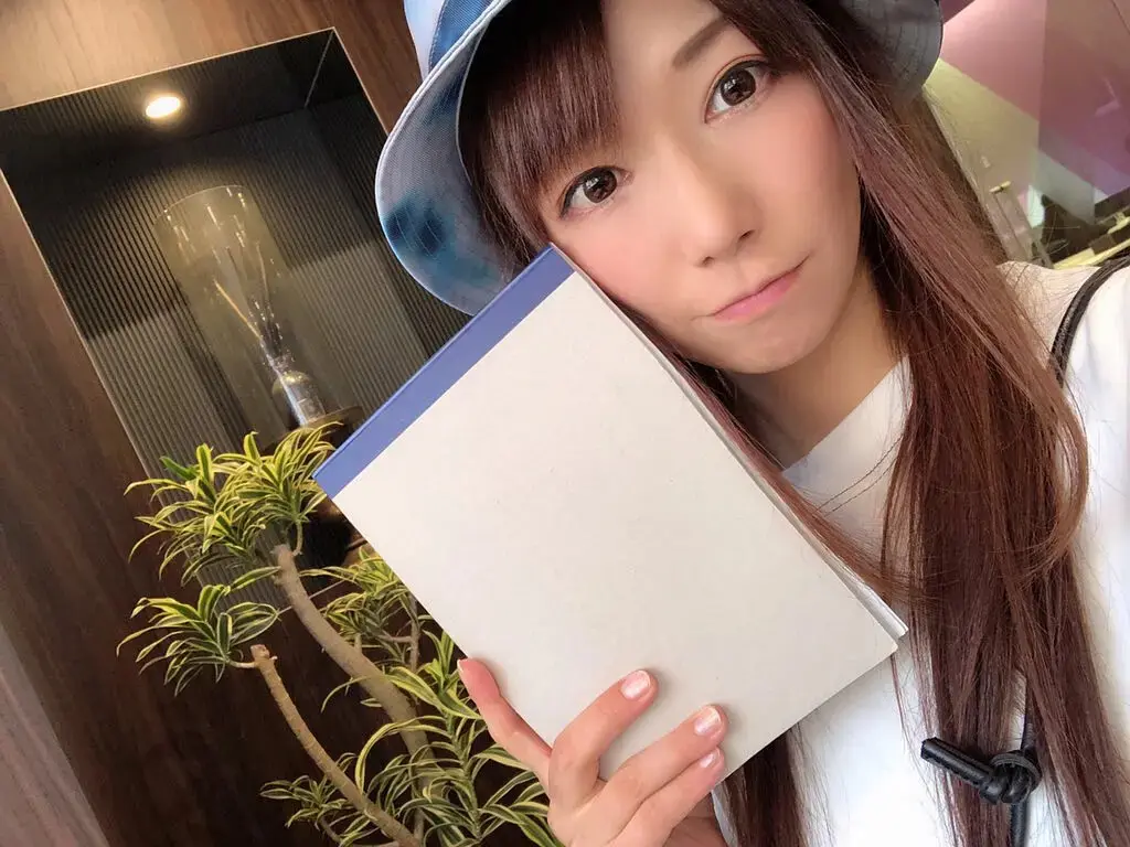 明星档案 第210期 加藤绫野(加藤あやの)个人资料简介及作品写真图片！ - 哔哩哔哩